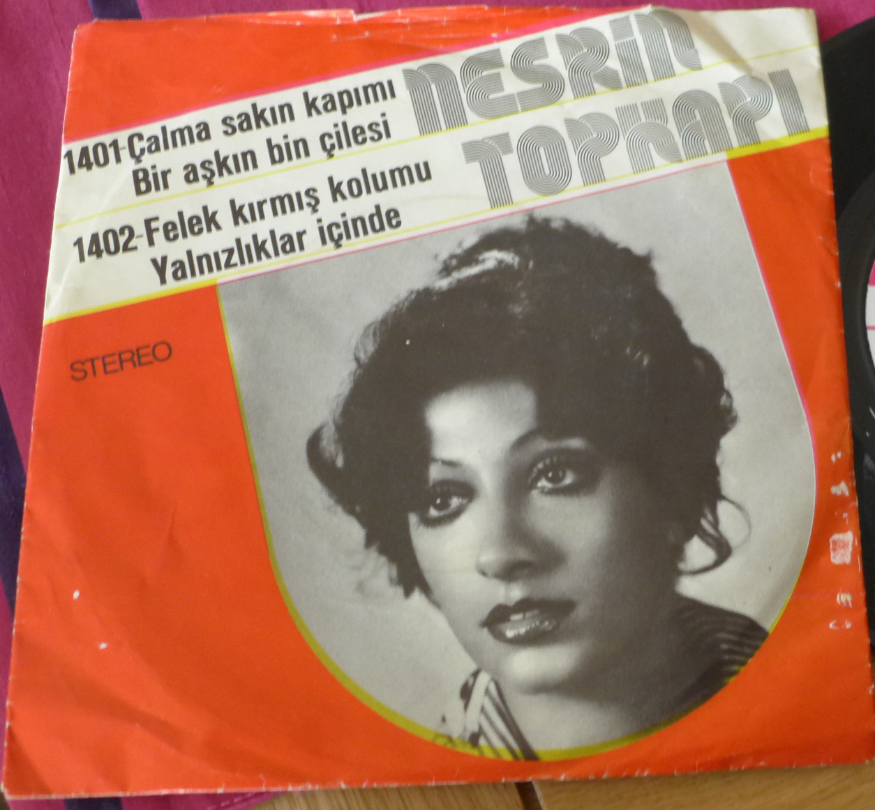 Turkishvinyl.com | NESRiN TOPKAPI - Calma sakin kapimi /. Bir askin bin ...